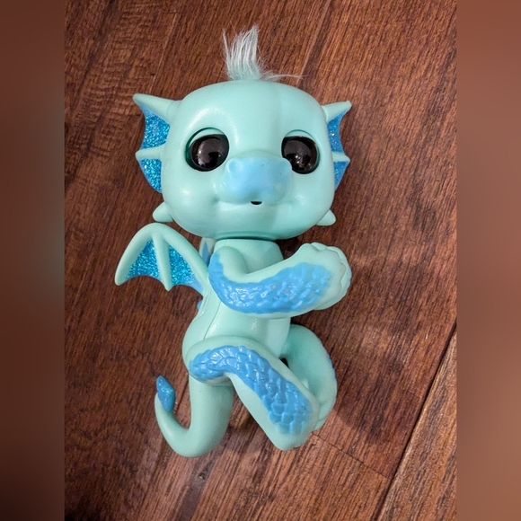 Wowwee | Toys | Fingerlings Glitter Baby Dragon Blue Interactive ...